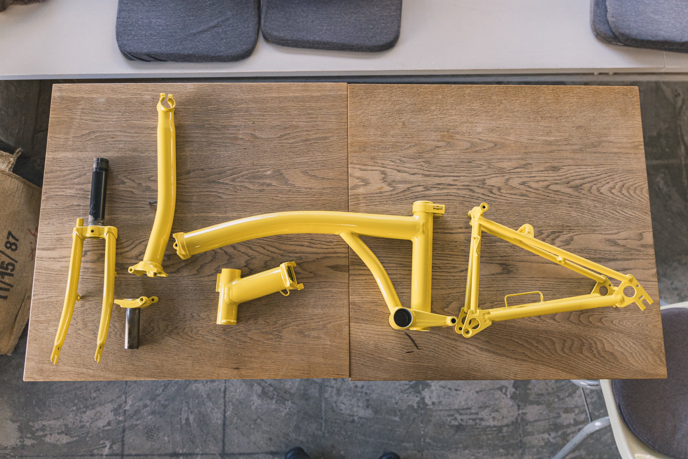 ブロンプトンをリペイントして、新品同様にリフレッシュ！ – Grumpy Bike Shop